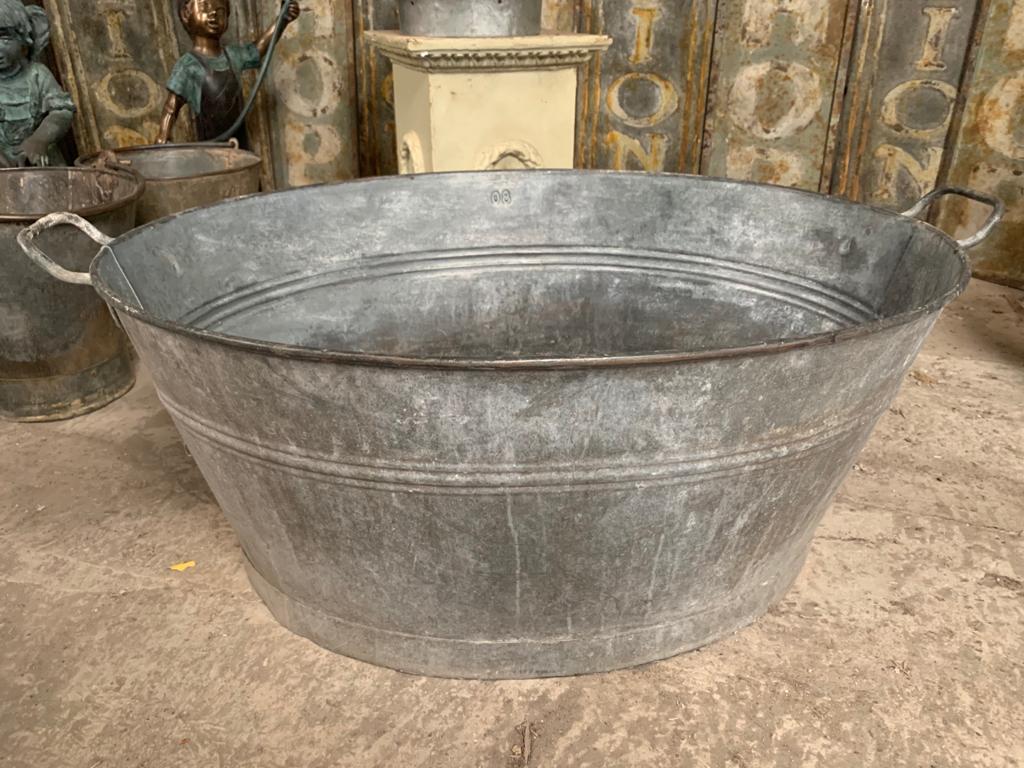Old Fashioned Galvanized Bath Tub